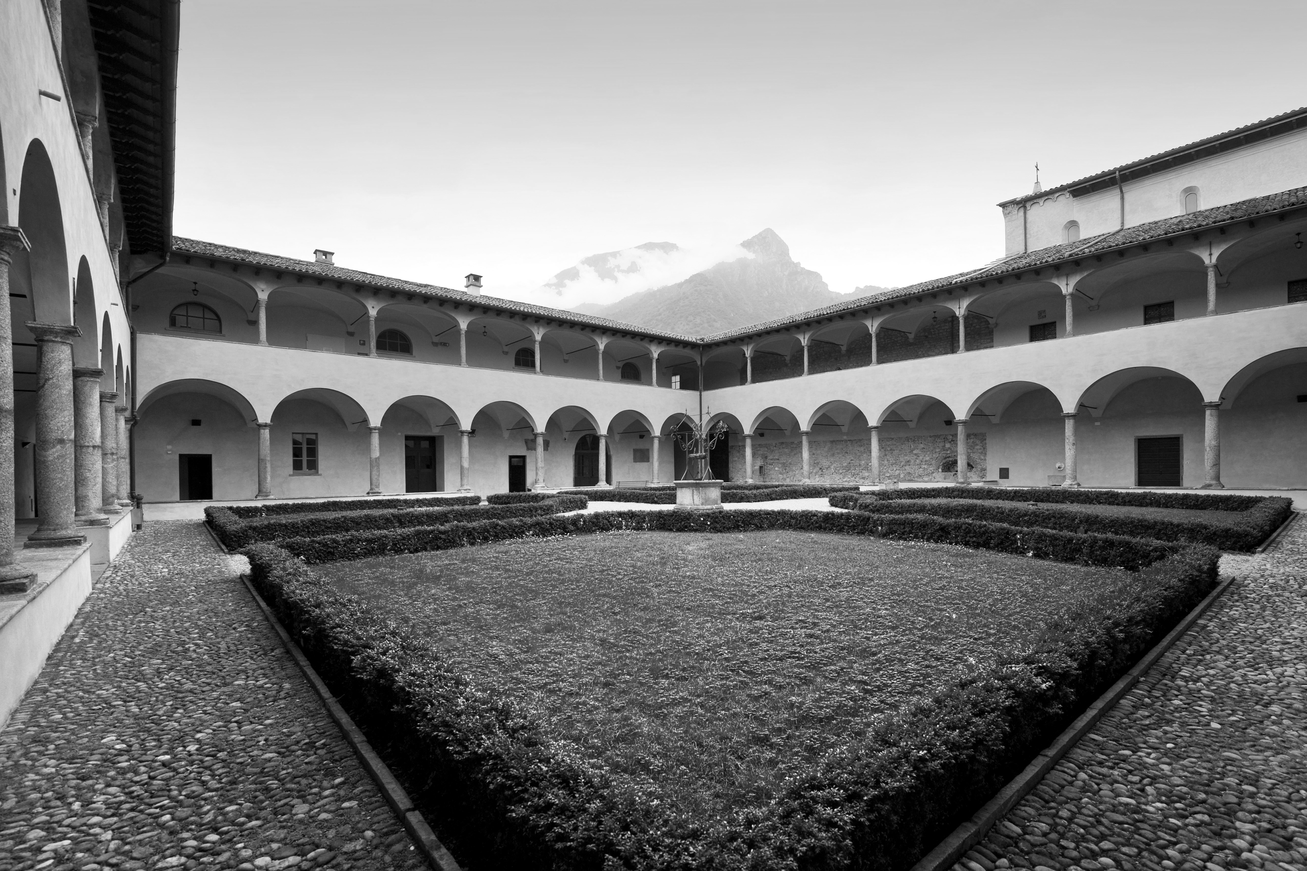 Chiesa di San Calocero e Chiostro