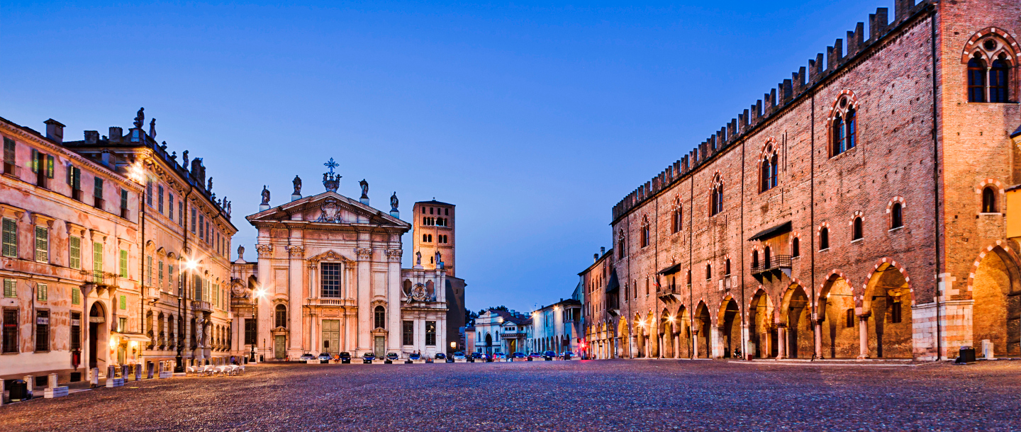Piazza Sordello - Mantova - Monumenti in-Lombardia