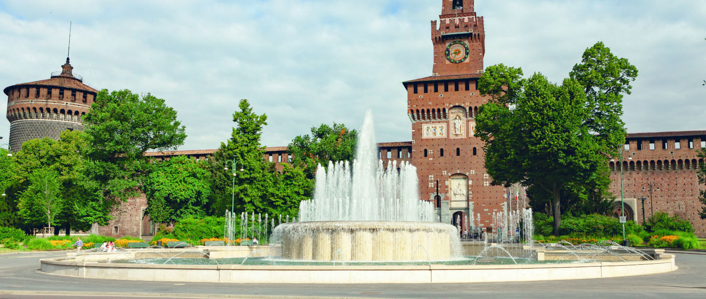 El Castello Sforzesco Milan Sforza Castle, Milan, Italy Hi Res Stock